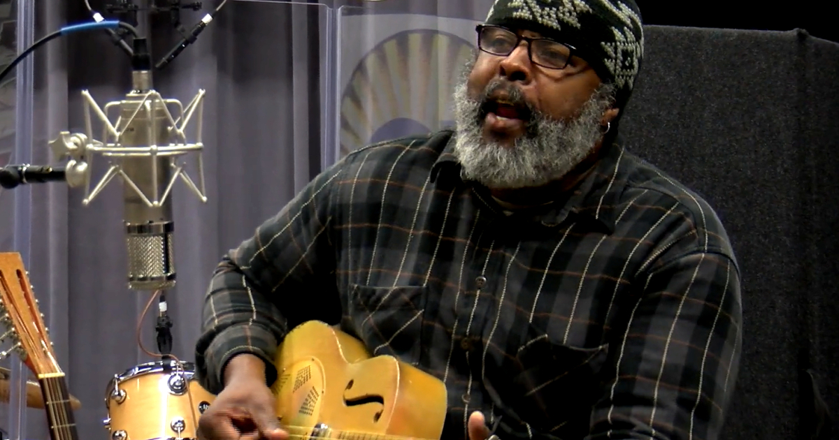 10+1 Guitarists Who Prefer Metal to Wood | insounder.org