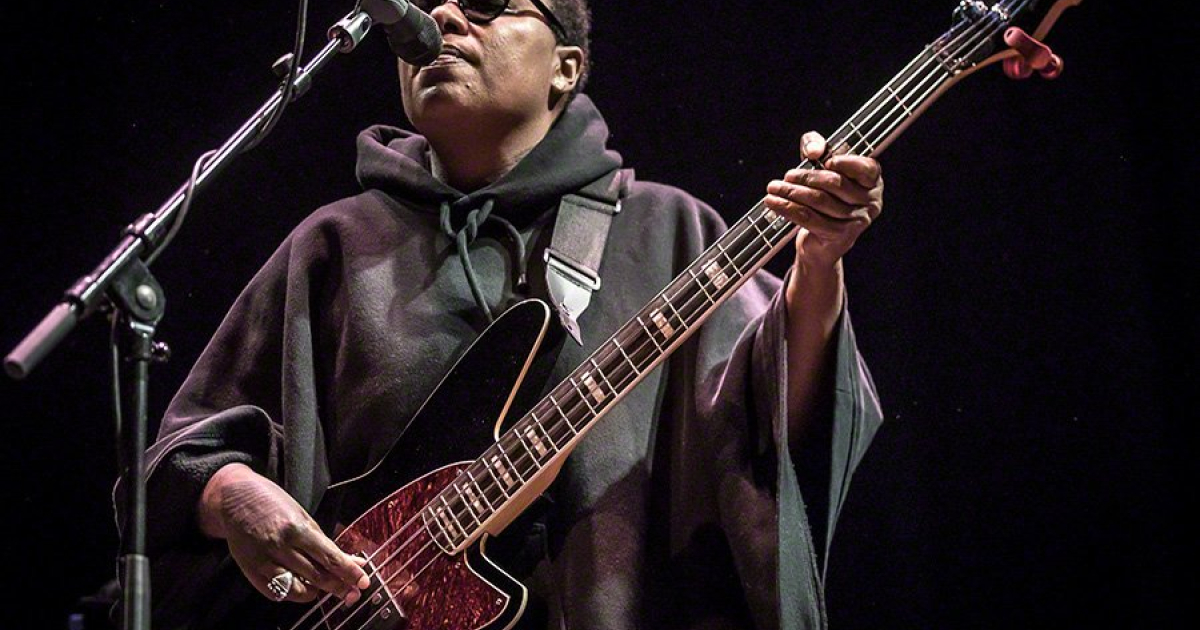 TOP 5 Female Singing Bassists | insounder.org
